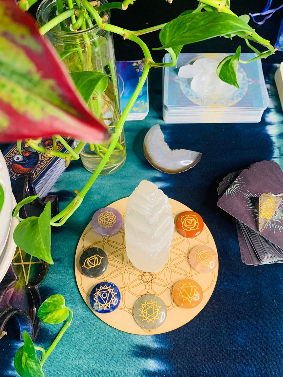Reiki Charged Chakra Crystal Set-Circle Engraved – StarSeed Sublime